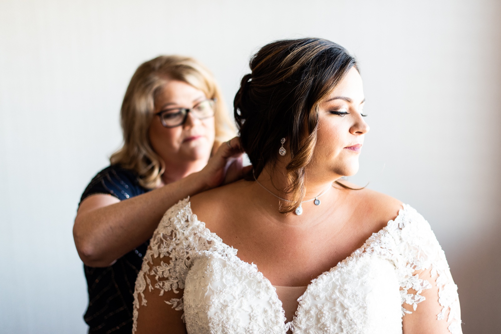 Taylor & Dustin | Springfield, IL Crowne Plaza Romantic Fall Wedding ...