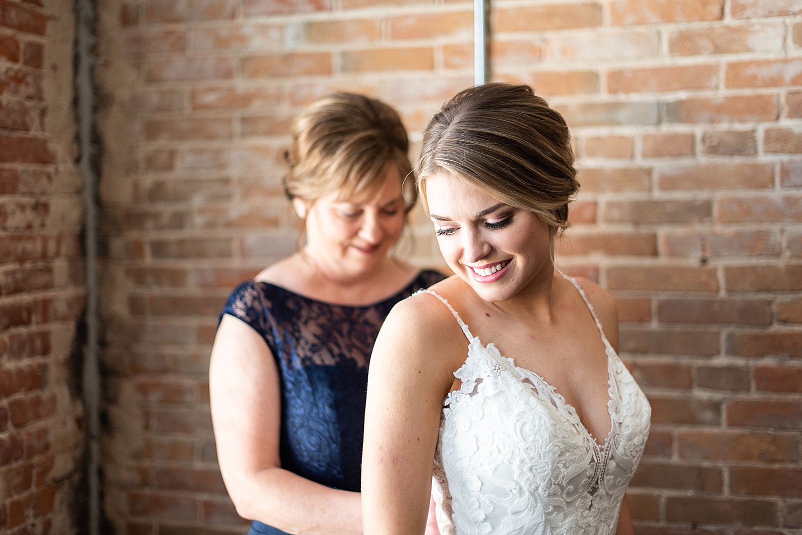 Michelle & Charles | Poe's On The Hill Springfield, IL Spring Wedding ...
